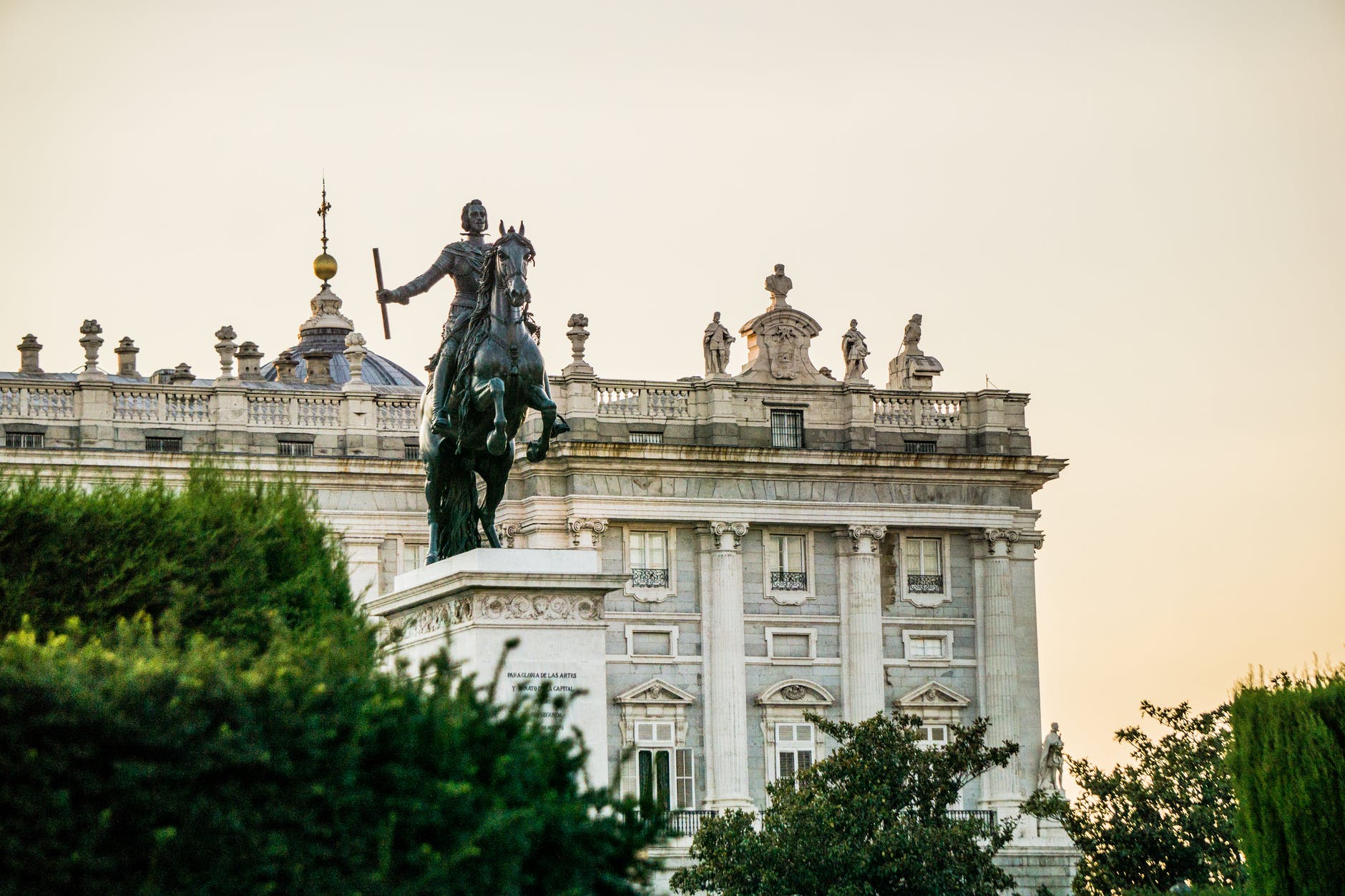 The Monumental Problem: How can we move forward on the debate of ...